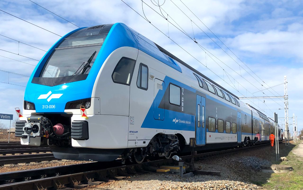 Dne 29.3.2021 přijela do ZC VUZ Velim elektrická jednotka Stadler ...